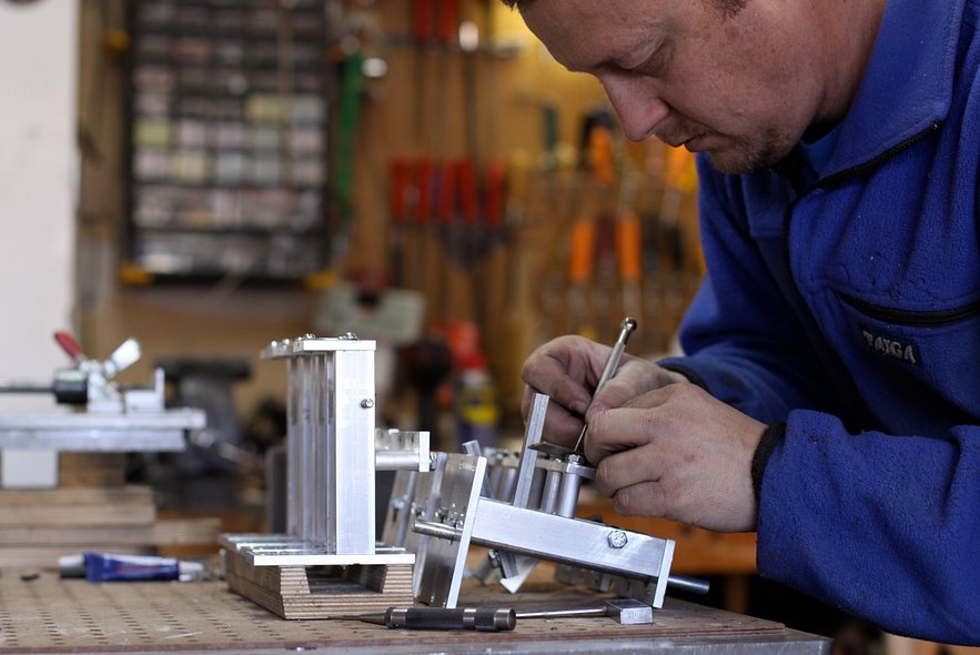 THRUSTERS - flyballequip.com